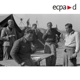 ImagesDéfense - Un groupe de pilotes du II./JG2 (Jagdgeschwader JG-2 ...