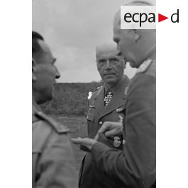 ImagesDéfense - Le General der Panzertruppe Crüwell, le Generalleutnant ...