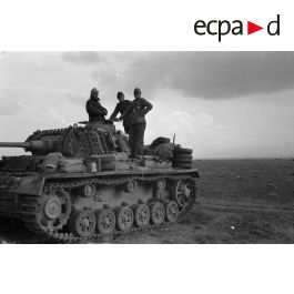 ImagesDéfense - L'équipage d'un char Panzer III (Pz-III Ausf-J ou Ausf ...