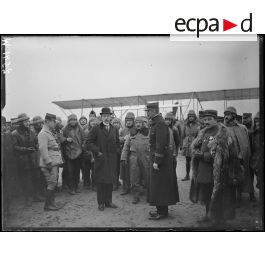 ImagesDéfense - Le Sous secrétaire d'Etat à l'aéronautique René Besnard ...