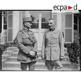 ImagesDéfense - Sarcus, le général Weygand et son colonel d'état-major ...