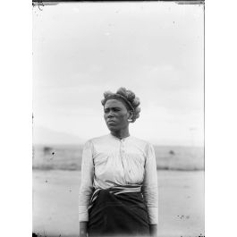 ImagesDéfense - 257. [Portrait d'une femme malgache.]