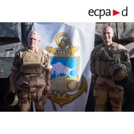 ImagesDéfense - Le général de division Marc Conruyt pose devant l ...