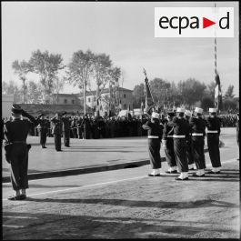 ImagesDéfense - Le général Conze, commandant la 13e division d ...