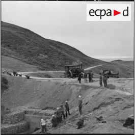 ImagesDéfense - Ouverture de route dans les monts du Tessala par le ...