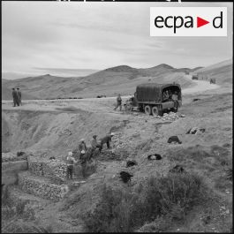ImagesDéfense - Ouverture de route dans les monts du Tessala par le ...
