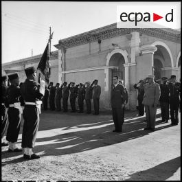 ImagesDéfense - Prise d'armes à la caserne Bessières de Laghouat, en ...