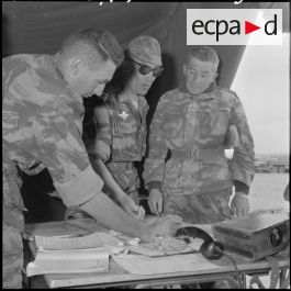 ImagesDéfense - Le colonel Fourcade du 8ème régiment de parachutistes ...