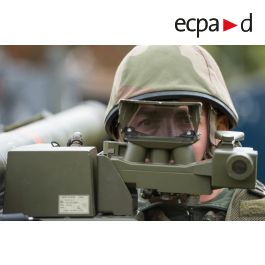 ImagesDéfense - Gros plan sur un pointeur-viseur d'une pièce Mistral ...