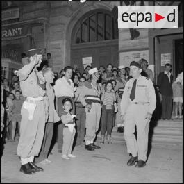 ImagesDéfense - Constantine. Visite du général Gilles.