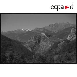 ImagesDéfense - Briançon, le fort du Château et le glacis, côté Italie ...