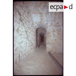 ImagesDéfense - Batterie de l'Yvette. Les gaines souterraines ont servi à de nombreuses ...