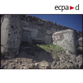 ImagesDéfense - Fort du Janus, ancien blockhaus et batterie. Le Bloc 8 ...