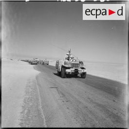 ImagesDéfense - Hassi Messoud. Cérémonie militaire.