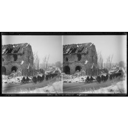 ImagesDéfense - Cyclistes, Tracy-le-Val, 1917. [légende d'origine]