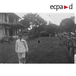 ImagesDéfense - [Indochine française, 9 septembre 1946. Le général ...