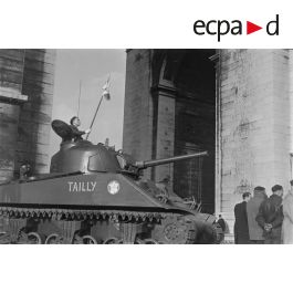 ImagesDéfense - [La cérémonie des obsèques du général Leclerc à l'Arc ...