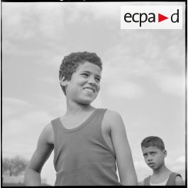 ImagesDéfense - Beni-Bechir. Portrait d'un jeune sportif du village.