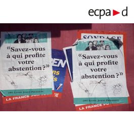 ImagesDéfense - Avril 1995. Paris. Elections présidentielles : affiche ...