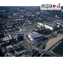 ImagesDéfense - Ivry-sur-Seine (94). Ivry port centre. Vue vers l'ouest