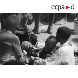 ImagesDéfense - République rwandaise, 1970. Habitants.