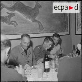 ImagesDéfense - Aït Boumahdi. Repas des moniteurs de l'Ecole militaire ...