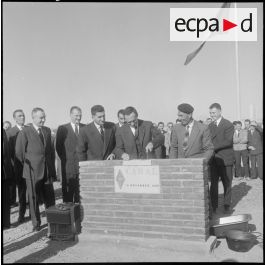 ImagesDéfense - Pose de la première pierre de l'usine Renault à Maison ...