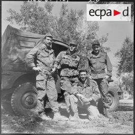 ImagesDéfense - Opération Turquoise. Le sous-lieutenant Bierme encadré ...