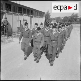 ImagesDéfense - Alger. 411e régiment anti-aérien (RAA). Les classes à pied.