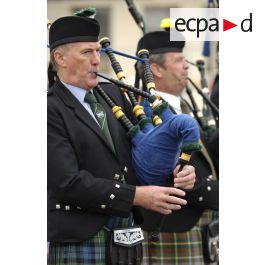 ImagesDéfense - Défilé du groupe britannique de musique celtique City ...