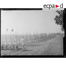 ImagesDéfense - Camp de Darney, Vosges. Remise du drapeau offert par le ...