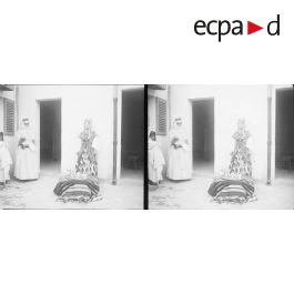 ImagesDéfense - 506. Edmée en mauresque (debout). [légende d'origine]