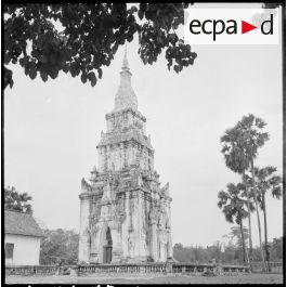 ImagesDéfense - Le That Ing Hang : stupa bouddhique situé dans la ...