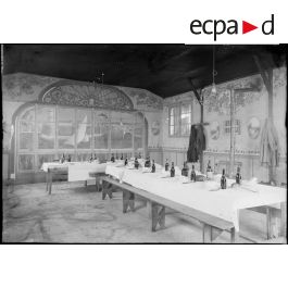 ImagesDéfense - [Salonique. Hôpital n°2. Vue intérieure d'un réfectoire.]