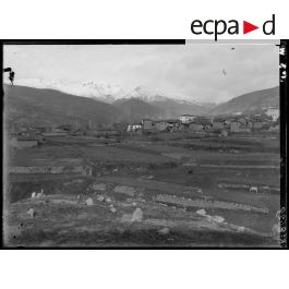 ImagesDéfense - Zelova (Albanie). Panorama du village. [légende d'origine]
