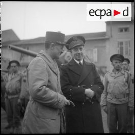 ImagesDéfense - Visite de Louis Jacquinot et du général Leclerc au RBFM.