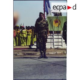 ImagesDéfense - Remise de décorations aux officiers du 2e régiment ...