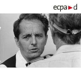 ImagesDéfense - Portrait de Jacques Robert, directeur des applications ...