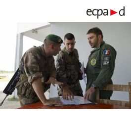 ImagesDéfense - Des officiers du 3e régiment étranger d'infanterie (3e ...