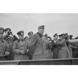 ImagesDéfense - Le général Friedrich Dollmann et l'état-major de la 7e ...