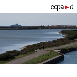 ImagesDéfense - Le porte-hélicoptère amphibie (PHA) Mistral (L9013 ...