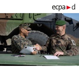 ImagesDéfense - Le général Eric Ozanne signe un accord de coopération ...