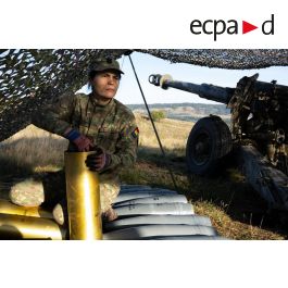ImagesDéfense - Un soldat roumain du 325e bataillon d'artillerie ...