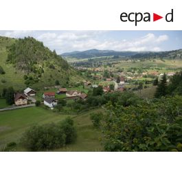 ImagesDéfense - Village de la vallée de Lunca de Sus, dans les Carpates ...