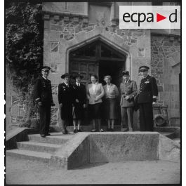 ImagesDéfense - Officiers, personnels de la Croix-Rouge et d ...