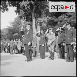 ImagesDéfense - Les autorités saluent le général d'armée Henri Dentz à ...