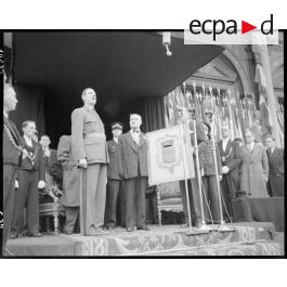 ImagesDéfense - Cérémonie de remise de la Croix de l'ordre de la ...