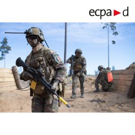 ImagesDéfense - Des légionnaires de la 13e demi-brigade de la légion ...