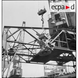 ImagesDéfense - La manoeuvre ou le plan Dyle-Bréda : embarquement de ...