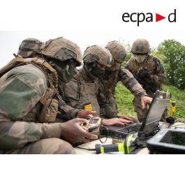 ImagesDéfense - Des dronistes du 61e régiment d'artillerie (RA ...